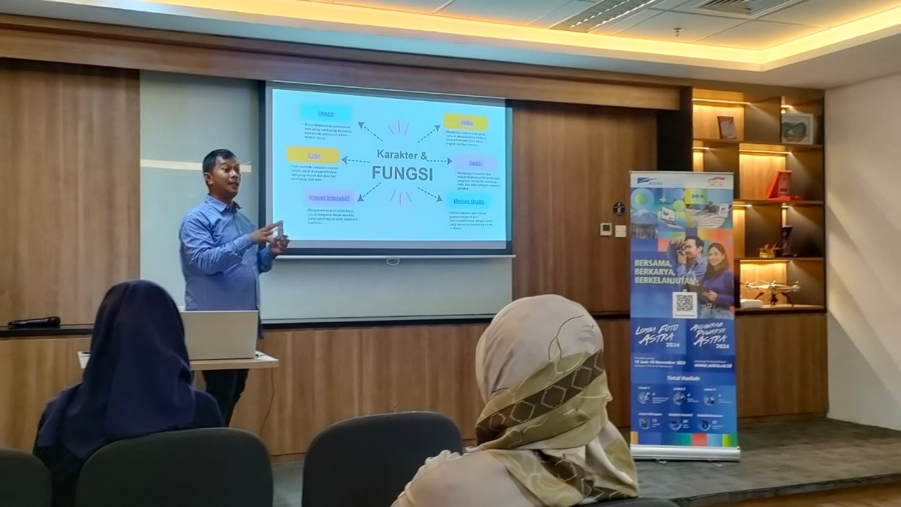 Menggugah Semangat Jurnalisme Melalui Seminar dan Workshop Multimedia ... Menggugah Semangat Jurnalisme Melalui Seminar dan Workshop Multimedia ...