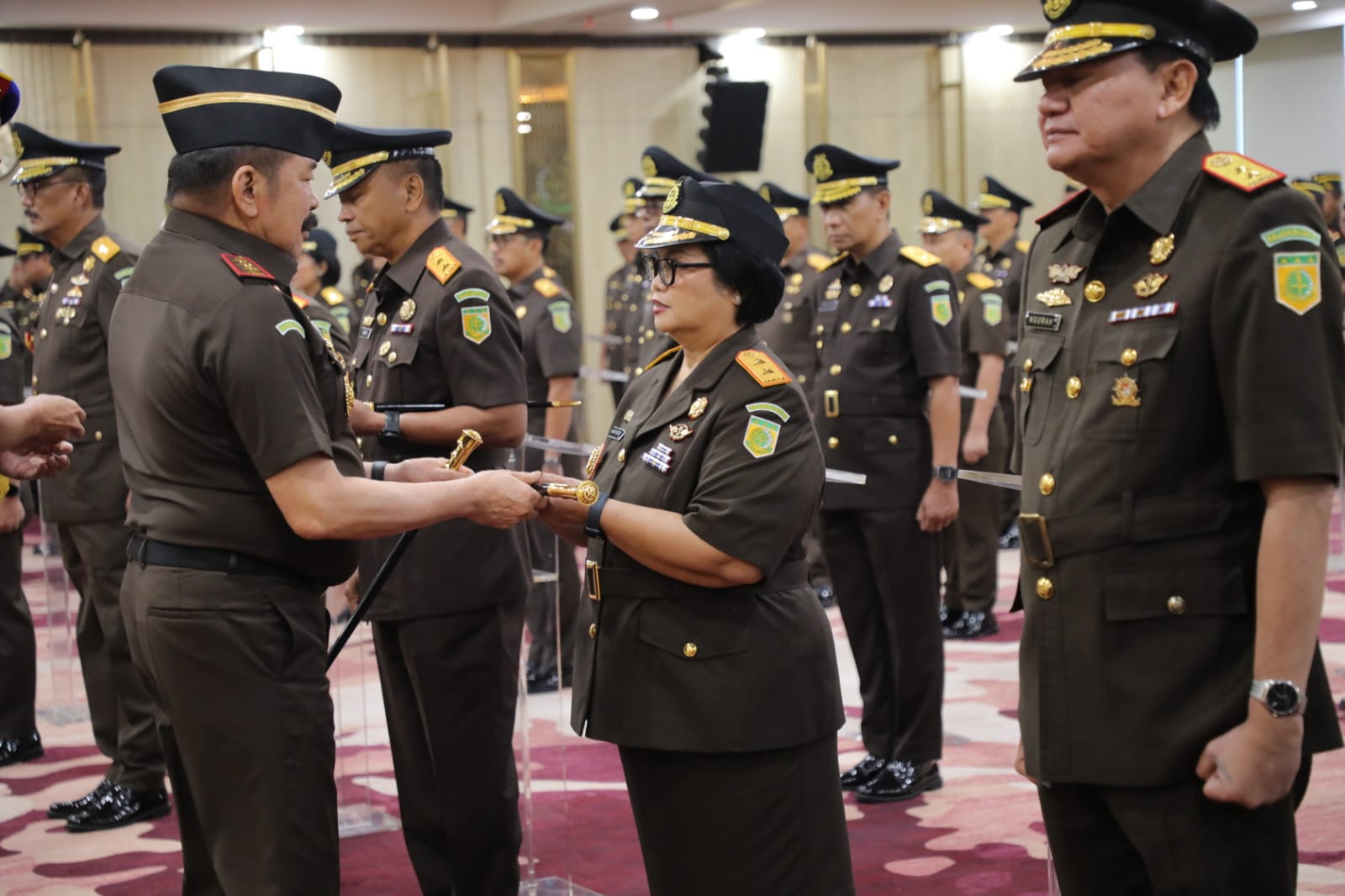 Burhanuddin Tekankan Tanggung Jawab Moral Saat Lantik Kajati Banten ...